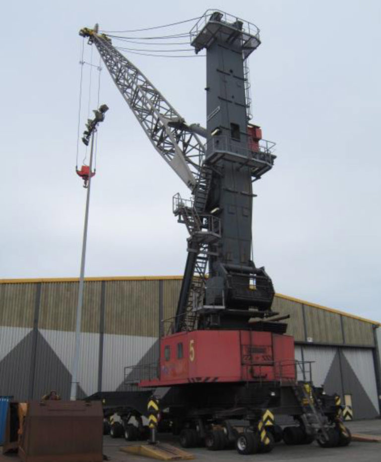 LIEBHERR LHM 250 - port.today