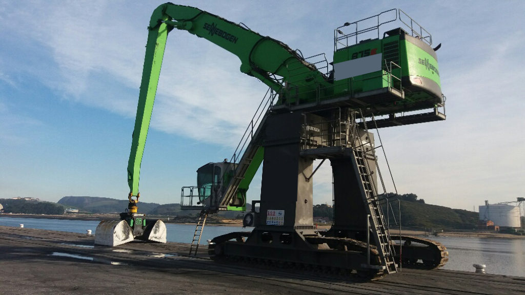 Material handler SENNEBOGEN 875 - port.today